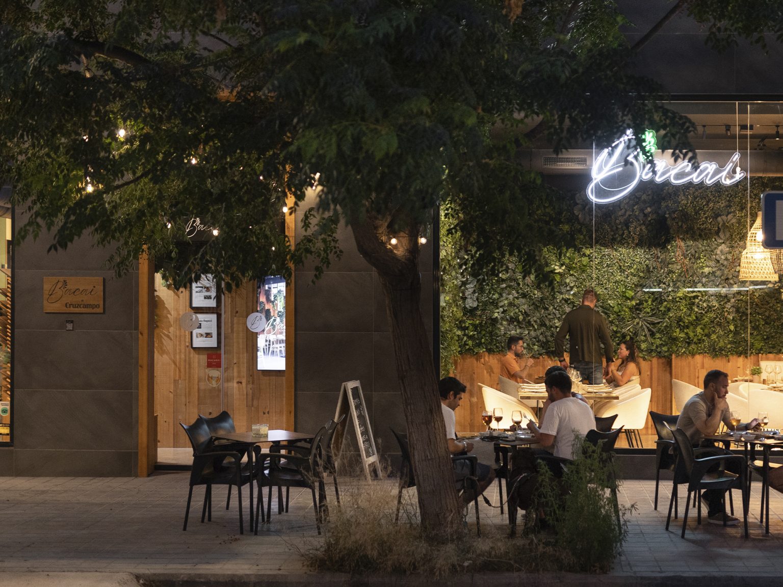 Bacai » Experiencia gastronómica con IA en Valencia